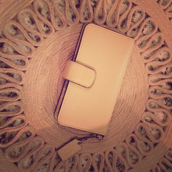 Coach | Bags | Coach Wallet Cream | Poshmark